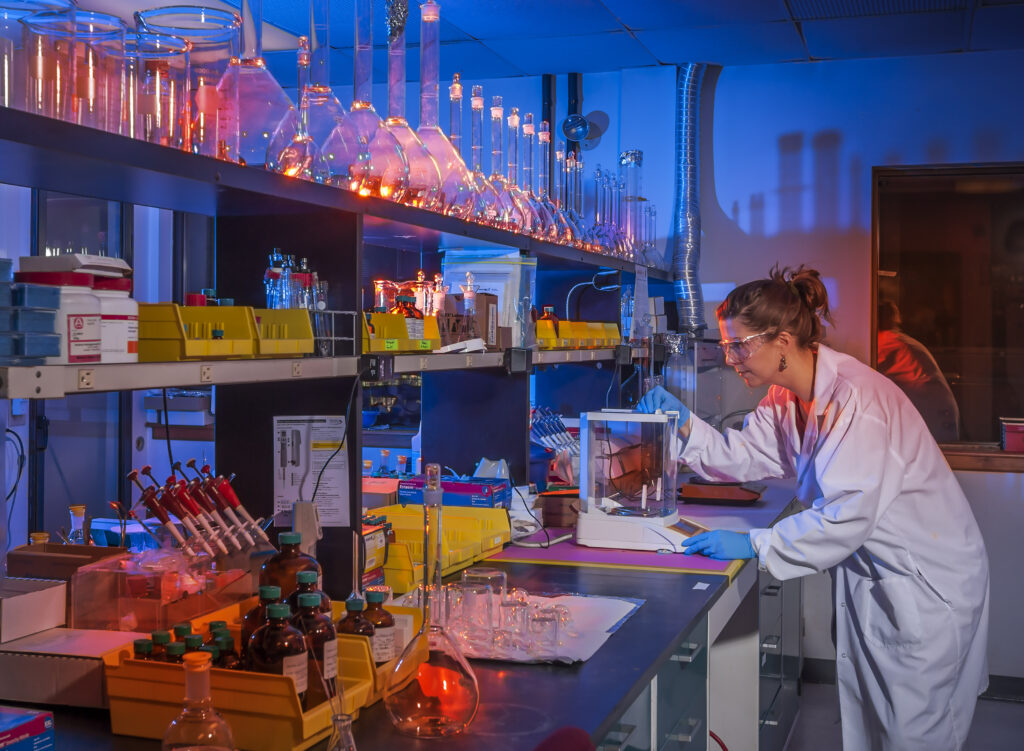 Cell Culture Workstations for Stem Cell Research: Specialised Features ...
